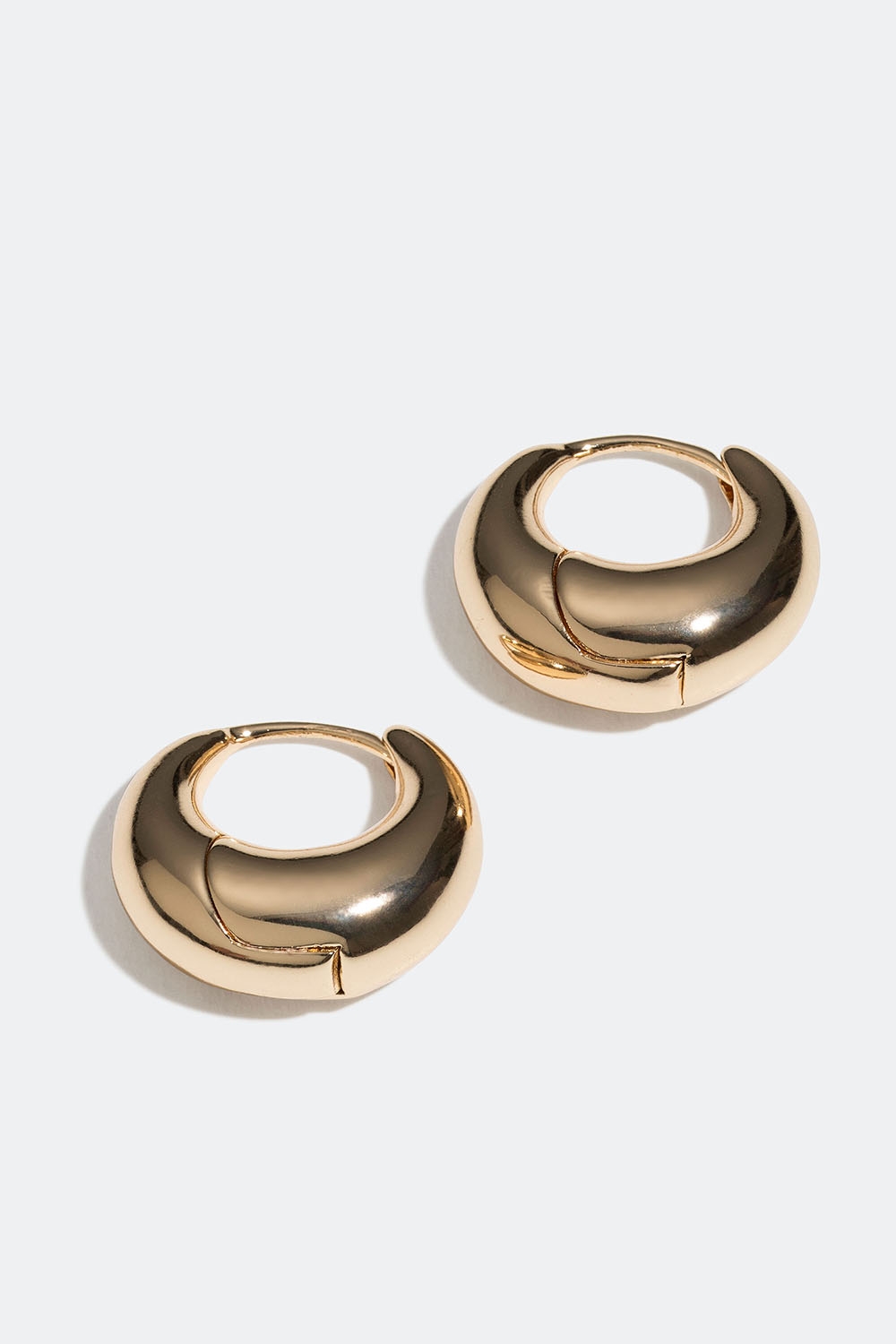 Kjøp Små Gullfargede Hoops I Kraftig Design På Glitterno