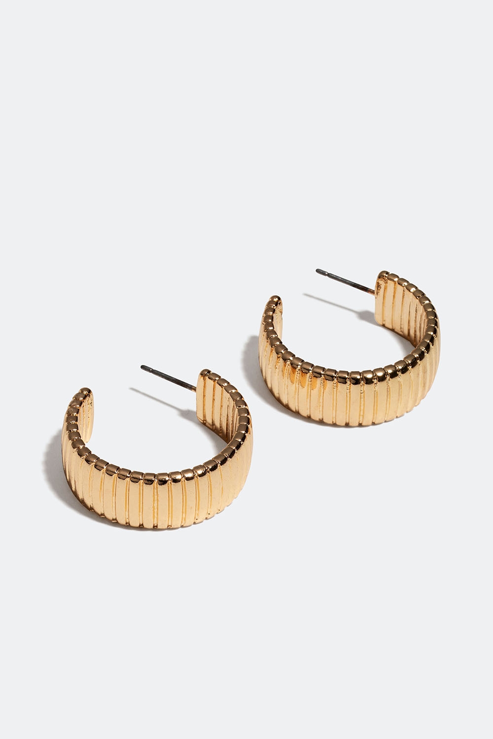 Kjøp Flate Gullfargede Hoops Med Riflete Design På Glitterno