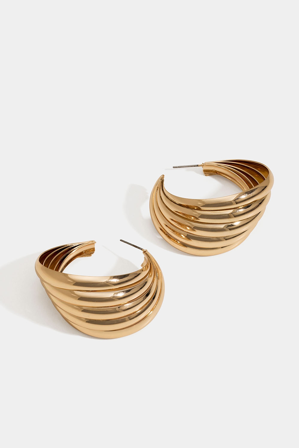 Kjøp Små Gullfargede Hoops Med Riflet Design På Glitterno
