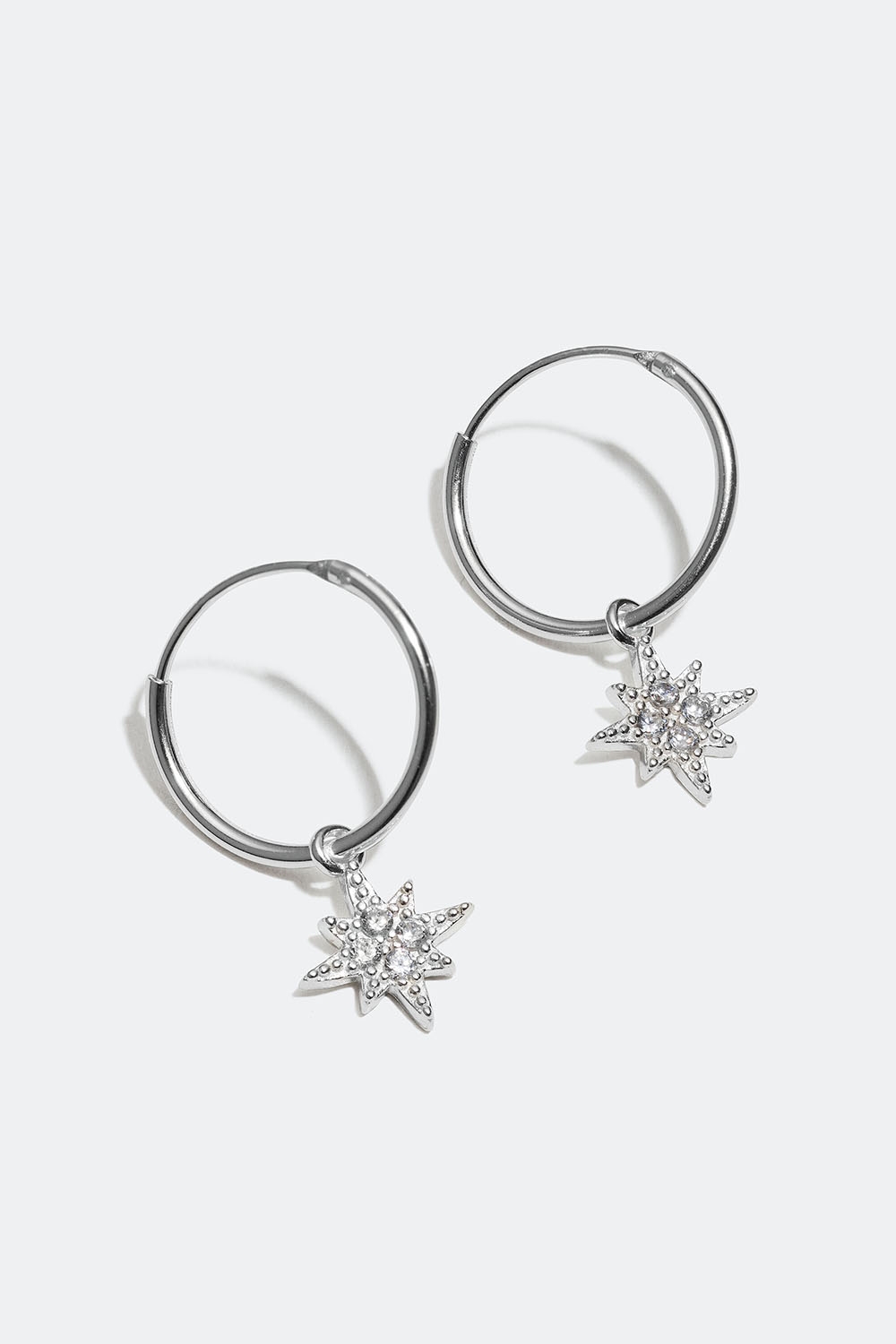 Kjøp Små øreringer I Ekte Sølv Med Stjerner Og Cubic Zirconia På Glitterno